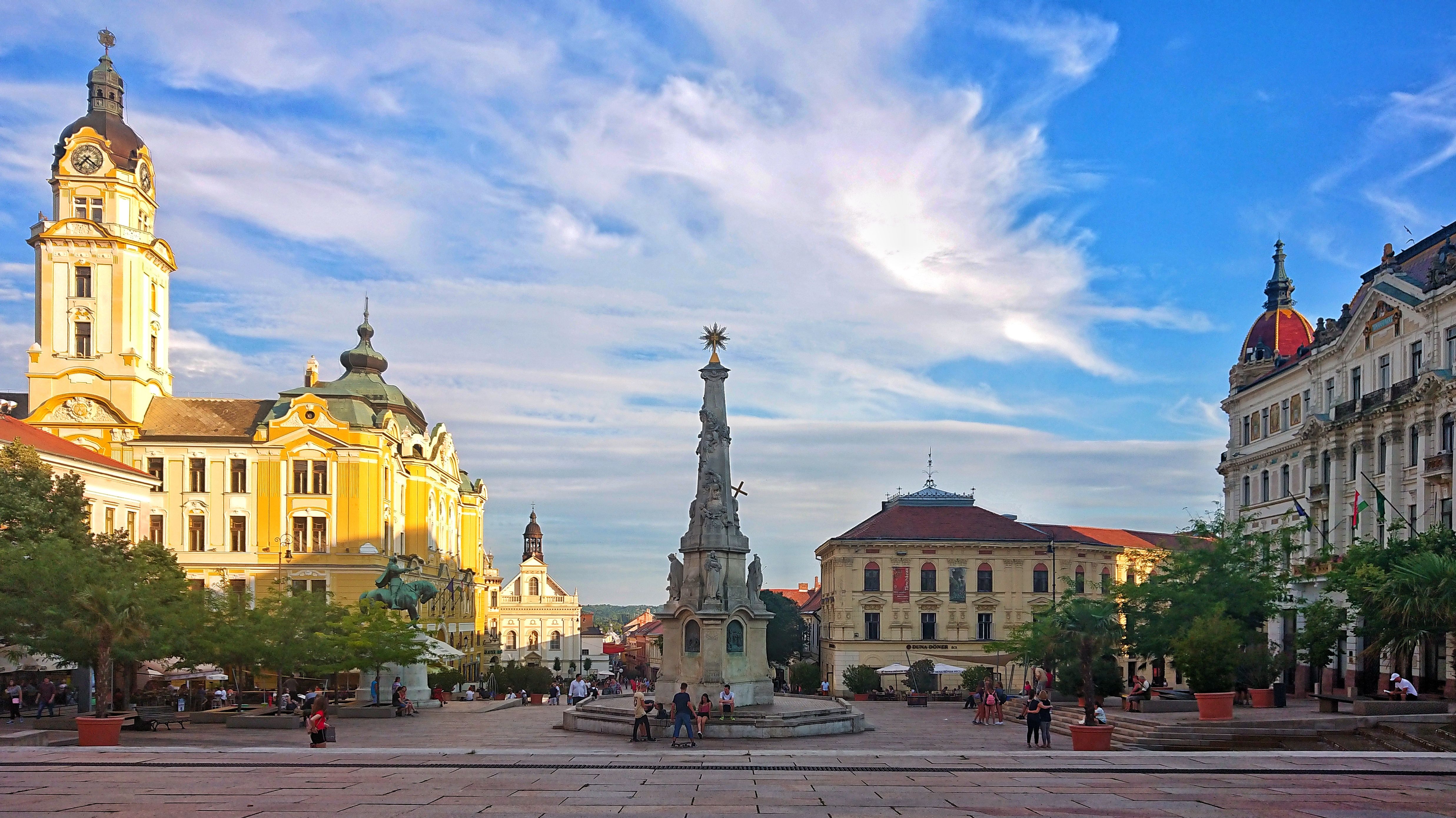 Cargo Van & Moving Truck Rental Pécs | KAYAK