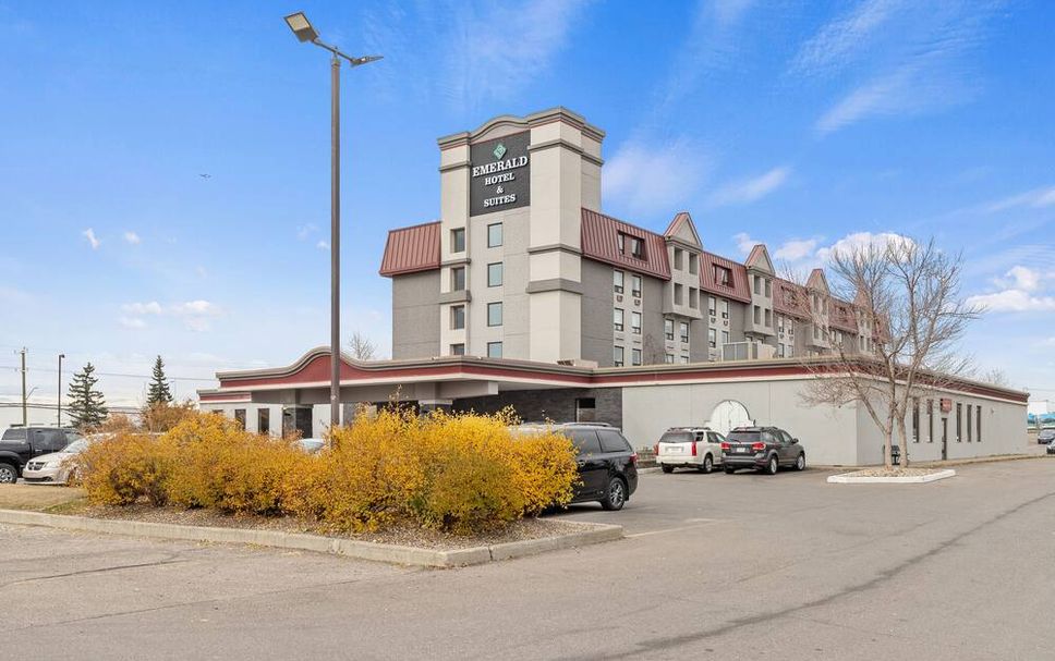 Emerald Hotel & Suites Calgary Airport C$ 45 (C̶$̶ ̶1̶0̶8̶). Calgary ...