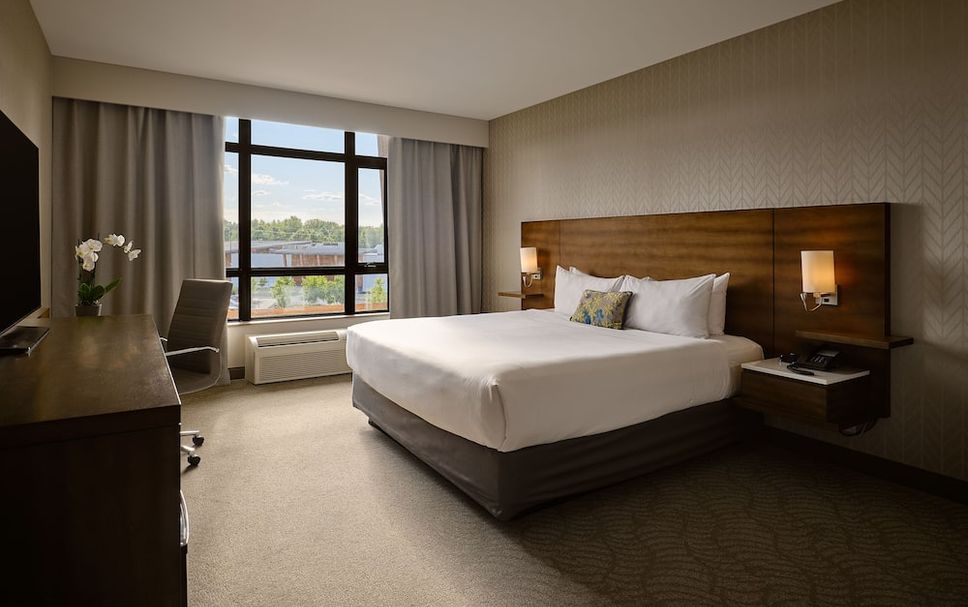 Great Blue Heron Hotel C$ 89 (C̶$̶ ̶1̶7̶6̶). Port Perry Hotel Deals ...