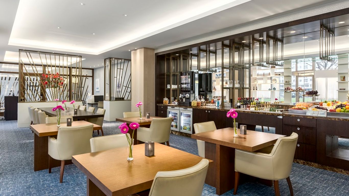Hilton Rotterdam C$ 154 (C̶$̶ ̶4̶6̶8̶). Rotterdam Hotel Deals & Reviews ...
